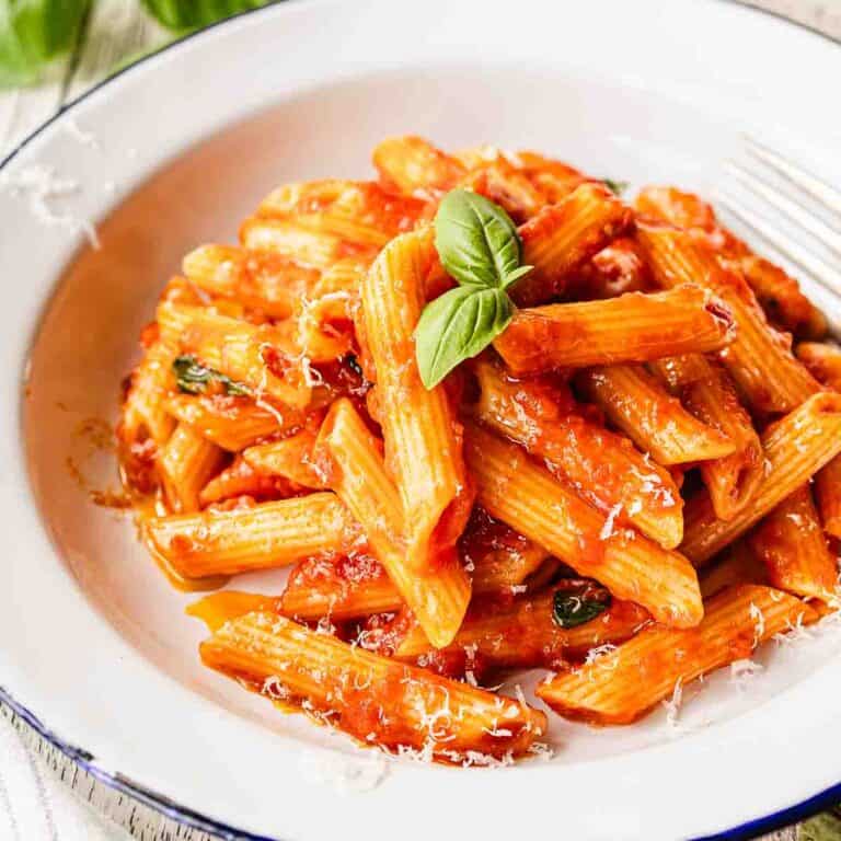 Penne Pomodoro (Tomato Basil Pasta)